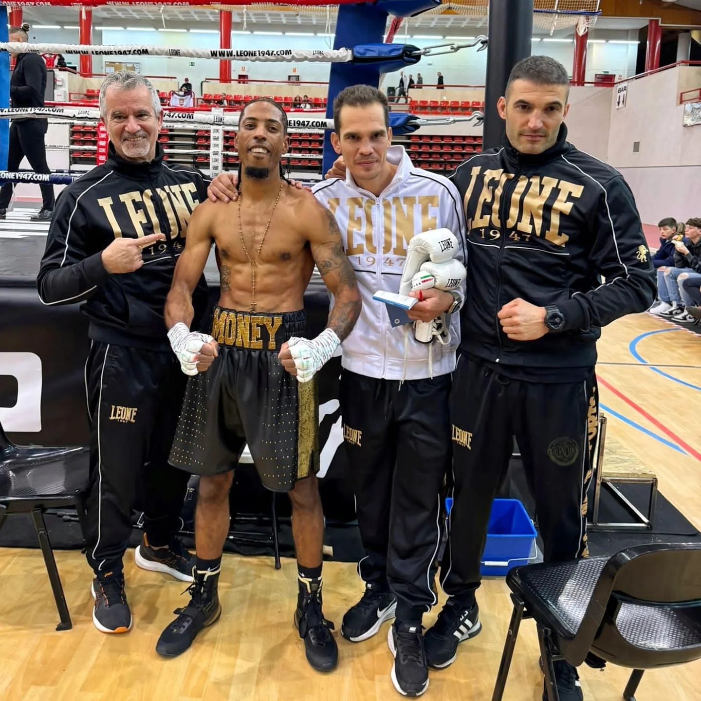 Tres Cantos vibró con el boxeo :: José Valenciano